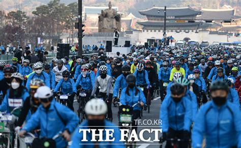 자전거로 즐기는 서울 도심 [포토] 포토 기사 더팩트