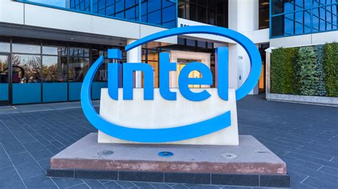 Intel Annonce Le Plus Grand Fpga Du Monde Avec 43 3 Milliards De Transistors Explications