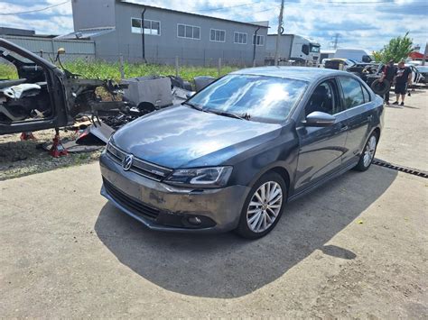 Dezmembrez Vw Jetta MK6 1.4 Tsi Hybrid CRJA 150 Cai culoare LD7X piese ...