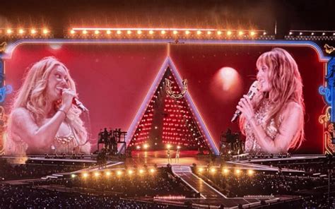 Beyonce Invites Miley Cyrus Onstage For Surprise Duet After Sparking