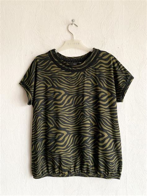 Класна футболка — ціна 220 грн у каталозі Футболки Купити жіночі речі за доступною ціною на Шафі