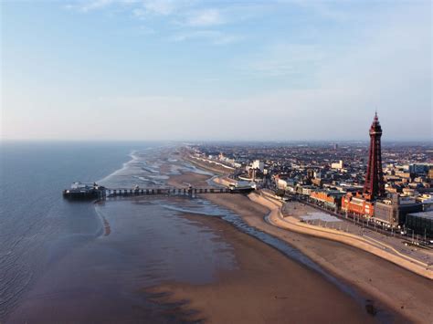 Blackpool Beach Desktop Wallpaper 616x493