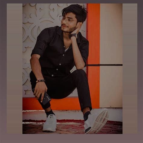 Kartik Jàìñ Medium