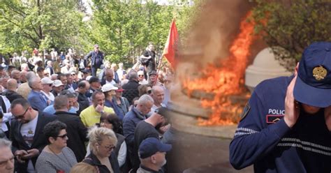Судир меѓу демонстрантите и полицијата во Тирана Летаат факели и