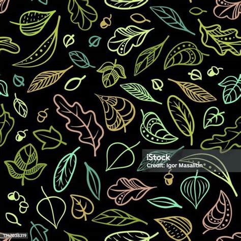 검은 색 매끄러운 배경에 잎 장식 단풍 단풍의 손 그리기 오크 아스펜 자작 나무 알더 린든 버드 나무 도토리 등 계절에 대한 원활한 배경 가을 봄 여름 개화기에 대한 스톡