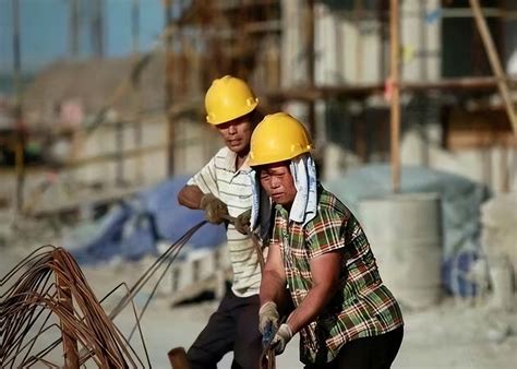 如何有效解决建筑行业招工难、结款难等引发农民工工资被拖欠？ 哔哩哔哩