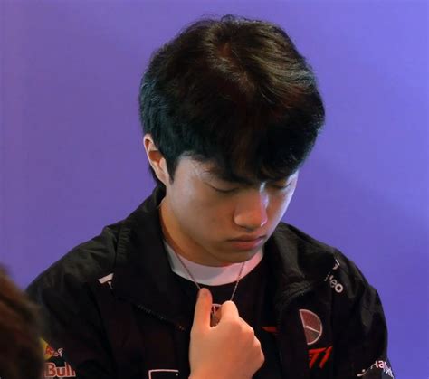 명상하는 케리아 롤 리그 오브 레전드 에펨코리아