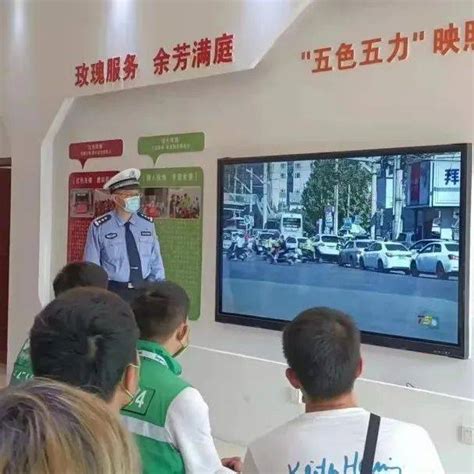 洪山交警联合人大代表共话安全出行社区快骑教育课