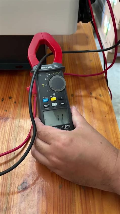 Watt คือหน่วยของกำลังไฟฟ้า หรืออีกนัยนึงก็คือการบอกว่าเครื่องใช้ไฟฟ้านั้นกินไฟมากน้อยแค่ไหน ซึง