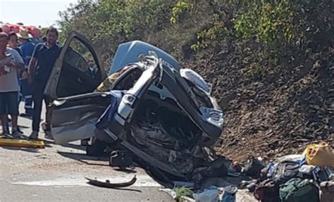 Acidente Entre Carreta E Carro Deixa Uma Mulher Morta E Quatro Feridos
