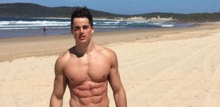 El profesor de matemáticas más sexy del mundo arrasa ahora con Armani