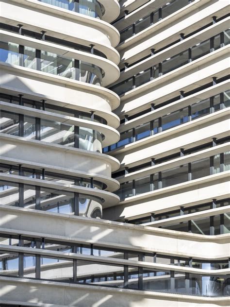 Tic Tric Trac Swisslife Guardian Glass