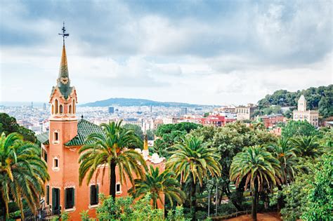 바르셀로나 명소 스페인입니다 유명 하 고 뛰어난 건축가 안토니오 가우디는 바르셀로나 스페인에서 공원 Guell 공원에 배치를 산 곳 집 바르셀로나 유럽에서에서 매우 인기