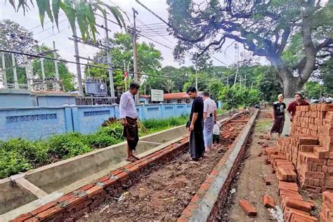 ပွင့်ဖြူမြို့နယ် စည်ပင်သာယာရေးအဖွဲ့က မြို့အင်္ဂါရပ်နှင့်အညီ သန့်ရှင်းသာယာလှပစေရန် မြို့ပတ်လမ