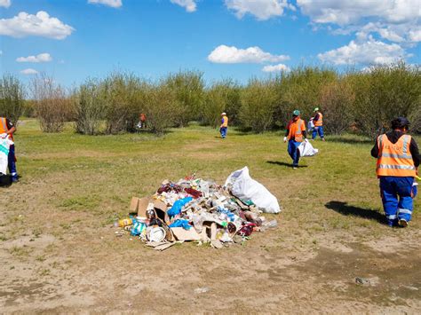 Сонгинохайрхан дүүргийн голын ай сав орчмоос 62 3 тонн хог хаягдлыг цэвэрлэж хаяжээ Isee Mn
