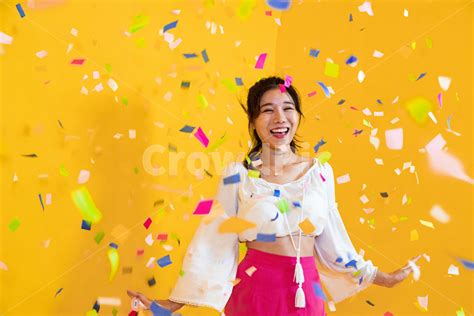 색종이조각 춤 파티 크리스마스 연말 사진이미지일러스트캘리그라피 Masary78작가