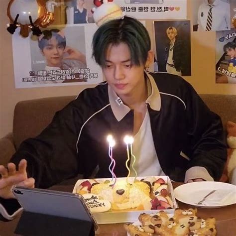 Arab Yeonjun On Twitter يونجون ذكر ان السترة التي يرتديها هي هدية