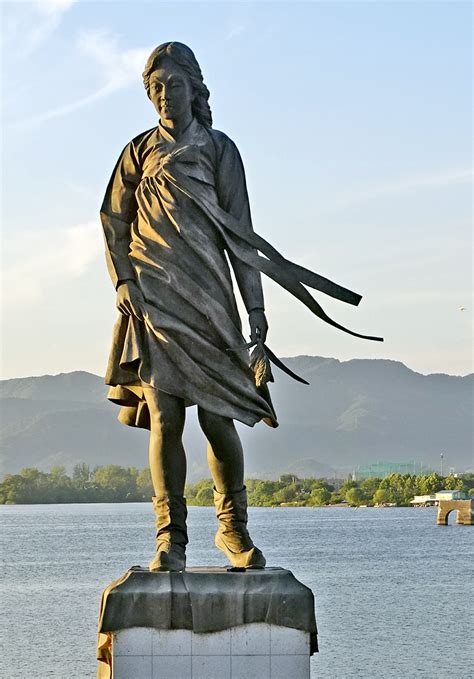 소양강 처녀 동상 춘천시