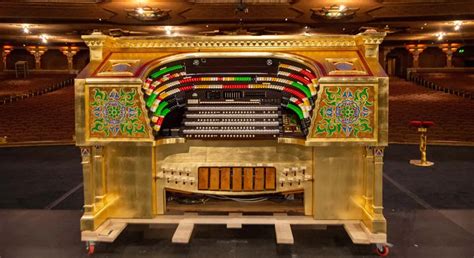 Fox Theatre Presents Merry Mighty Mo And More Encore Magazine