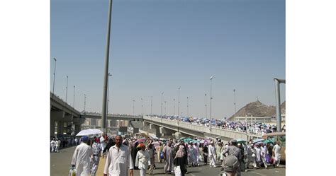 Проливни дъждове затвориха пътя към Мека Видео