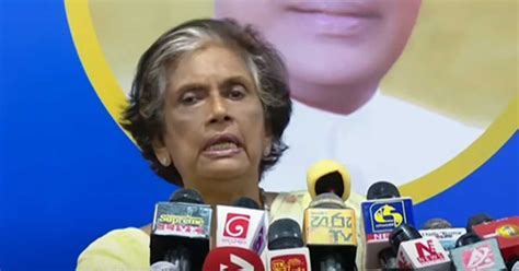 ලංකාව බංකොලොත් නිසා මං එංගලන්තෙ මාස තුනක් හැංගිලා හිටියා ලෝකෙ පුරා ඇවිදින්න විලි ලැජ්ජාවෙ බෑ