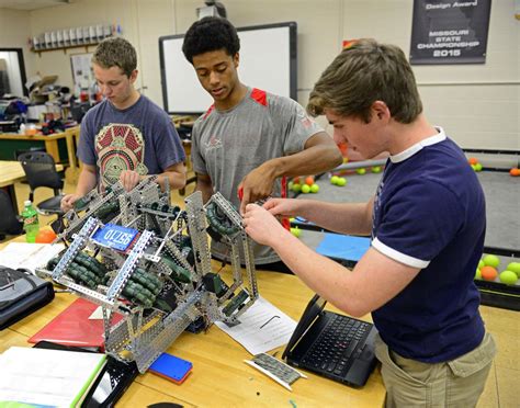 Robotics Program Students Succeed In Class Competition Murphysboro