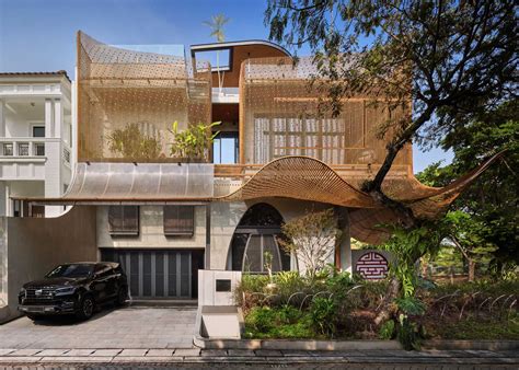 Steel Fins Create A Sculptural Facade For This Home Architecture