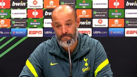 Adele Is Tottenham Fan Who Proudly Displayed Her North London Roots On Us Tour Daily Star