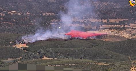 Cal Fire Crews Battle Wildfire Near New Hogan Lake Cbs Sacramento