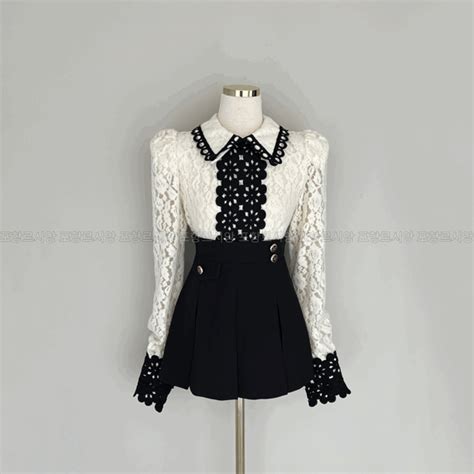 [르시앙]또또 기모 레이스 배색 펀칭 시스루 블라우스 에이블리