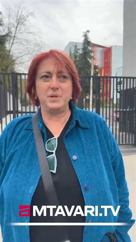 Mtavari Tv 🔻 ბაკურიანში ერთ ერთ სასტუმროზე გადმოკიდებული რუსეთის დროშა ჩამოხსნეს “უკრაინელმა