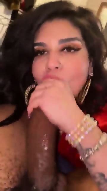 Big Booty Direct Drive Link To 300 Of Her Vids Enjoy