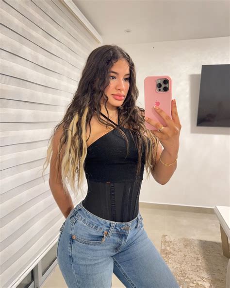 Karol Marquez Karolmarqueze • Instagram Photos And Videos