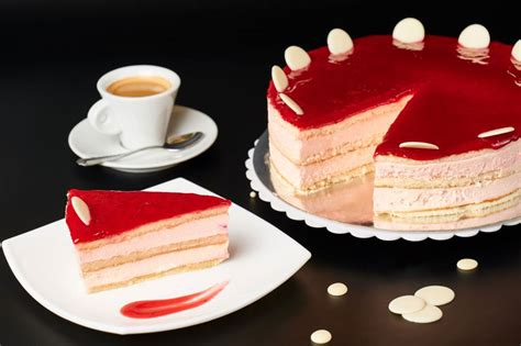 Сладкарница Пчела Торти с Онлайн Поръчка и Доставка до адрес