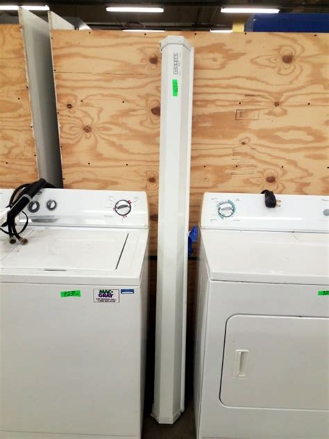 Ibid Lot 8239 Da Lite Model C Projection Screen