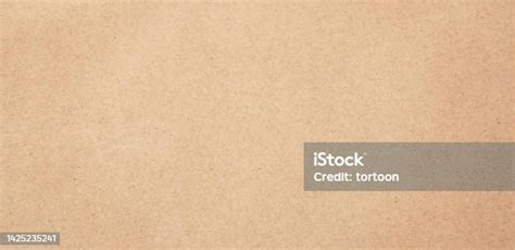 갈색 크래프트 종이 질감과 웹 배너를위한 공간이있는 배경 갈색 용지에 대한 스톡 사진 및 기타 이미지 갈색 용지 배경 주제 건축물 Istock