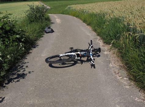 Во тешка сообраќајка загина 68 годишен маж со велосипед МКДМК