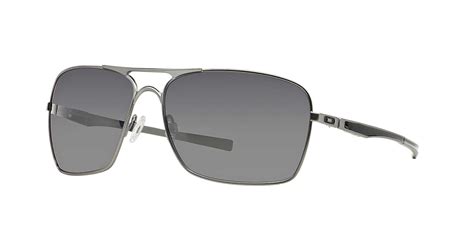 Oakley Plaintiff Squared On Face