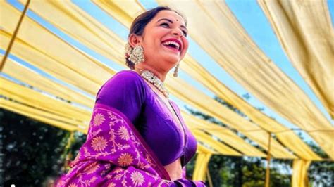 Mitali Mayekar हॉट अँड क्लासिक मिताली मयेकरचा ग्लॅमरस अंदाज पाहाच