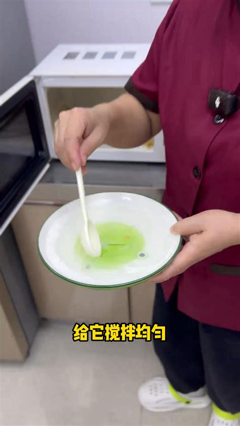 微波爐清潔 微波爐內壁整體污漬清潔，試試燕姐這個小妙招 微波爐 廚房清潔 打掃衛生 居家清潔 生活小妙招 子恒在非洲 Facebook