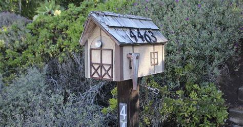 Man Seeks Answers To Tiny Dolls That Appeared In Mailbox With A Note Weve Decided To Live