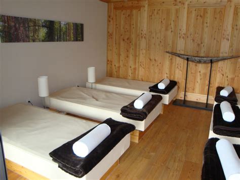 Bild Spa Liege Massiv Massage Beauty Moebel Anlage Bau Wellness Monte