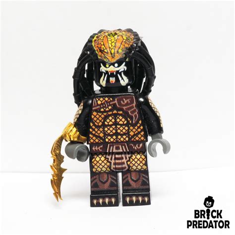 Golden City Hunter Predator Minifigure Set 15 Brick Predator