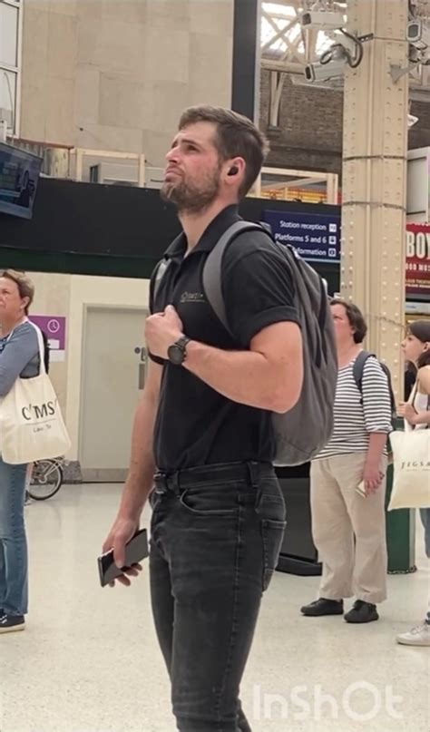 Tight Jeans Worker