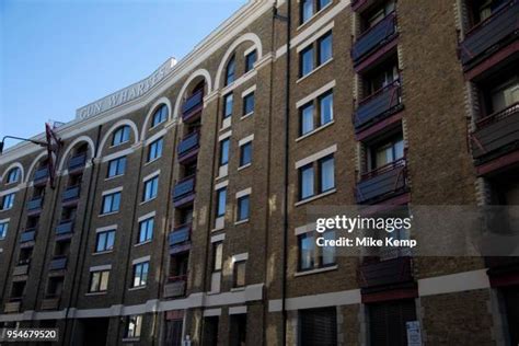 Wapping Dock Photos And Premium High Res Pictures Getty Images