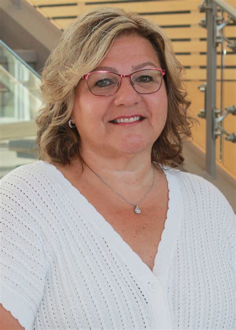 Lori Bertrands Instagram Twitter And Facebook On Idcrawl