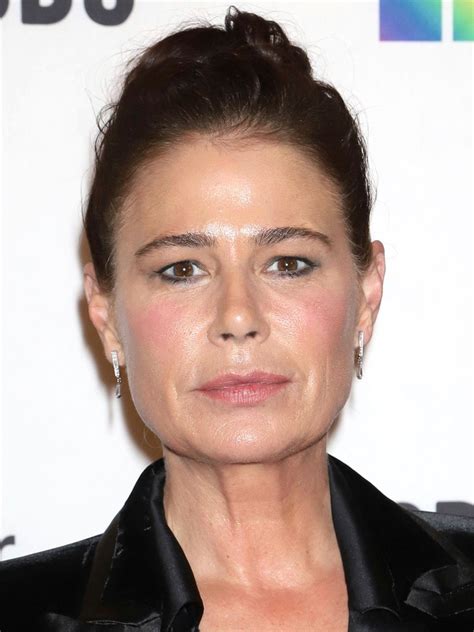 Maura Tierney Legs