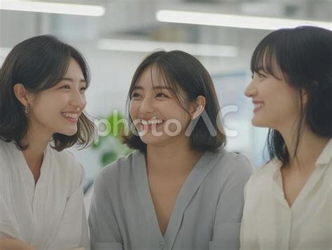 職場の同僚女性三人組のイメージ No 31697226｜写真素材なら「写真ac」無料（フリー）ダウンロードok