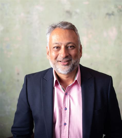 Choosing The Right Operating Model For Your Business