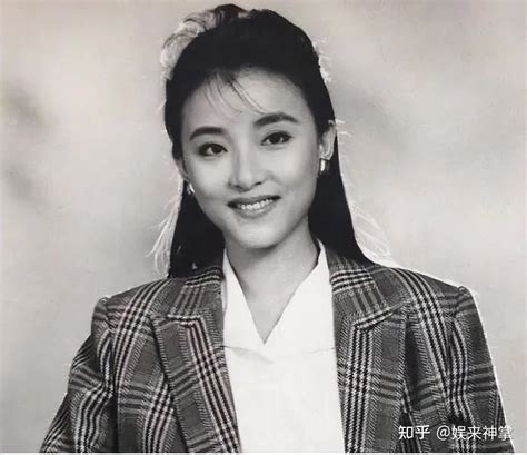 主持人杨澜：丈夫儿子都是美国国籍，晚年被曝移居美国人设崩塌 知乎